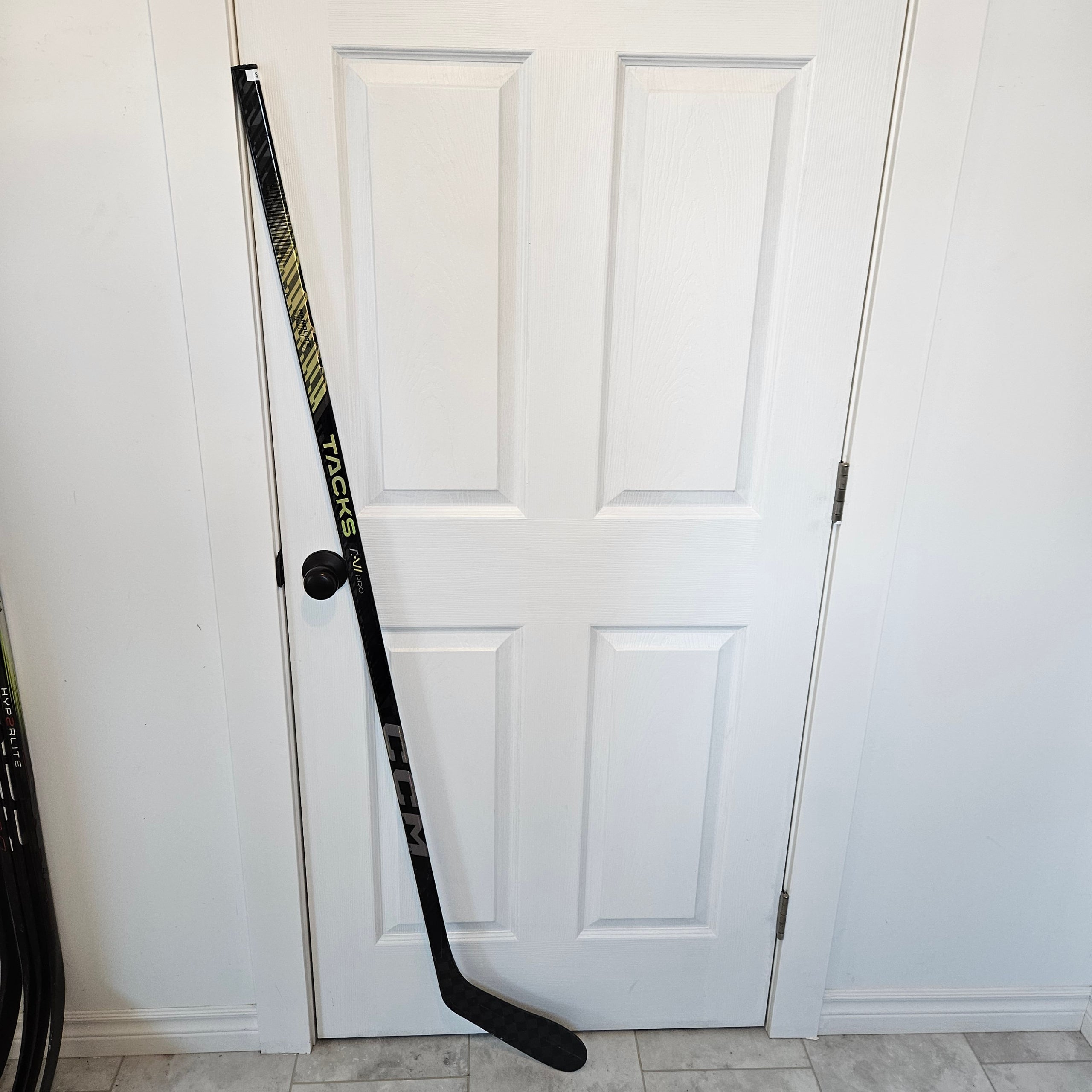 CCM AS-V1 Pro Left/75/P28/64" | Integral Hockey PEI